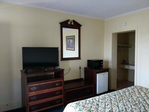 Ross Motel (United States Route 17), otel  Williamston'dan