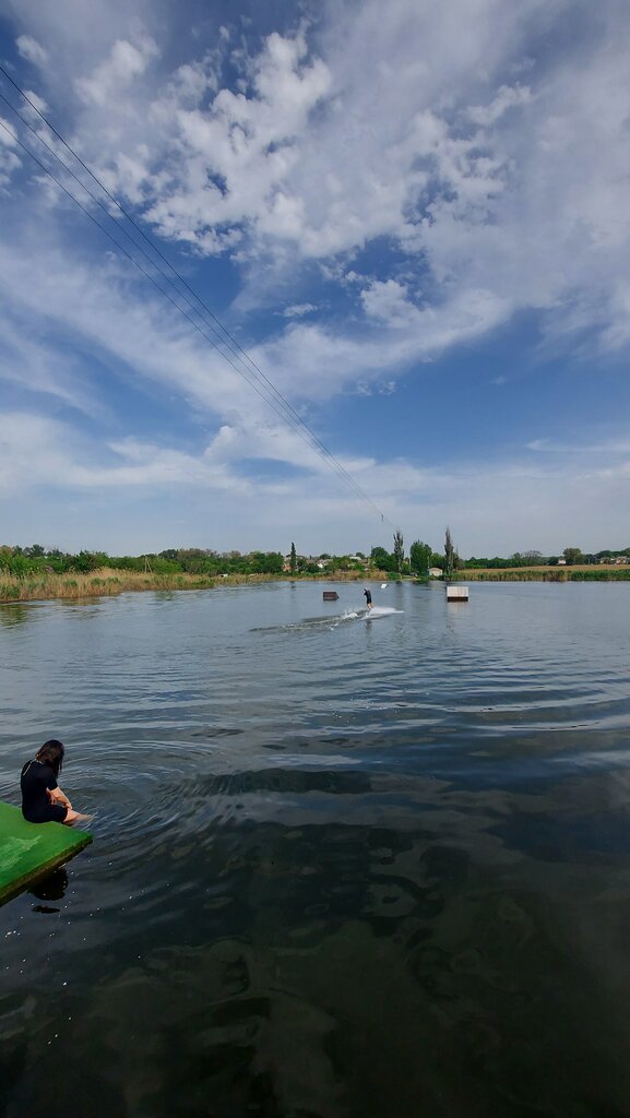 Eğlence merkezleri Tornado Wake-Park, Rostovskaya oblastı, foto