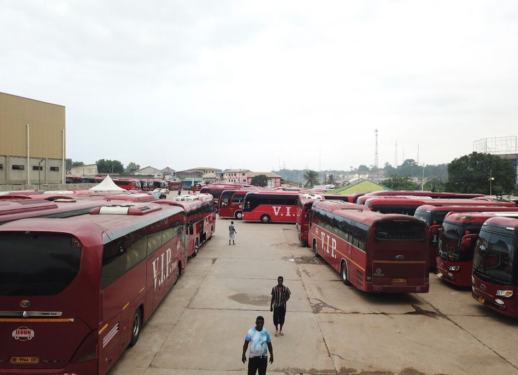 Otobüs taşımacılığı VIP Parking Lot, Abinkyi, Kumasi, foto