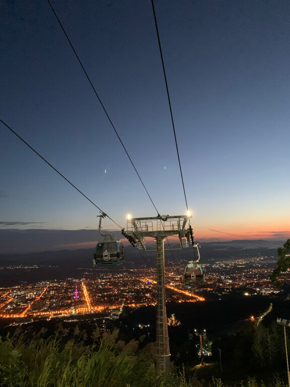 Hızlı ulaşım istasyonu High-speed urban transport station, Sakhalinsk, foto