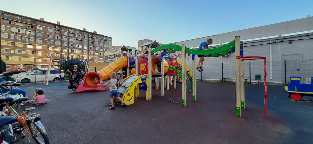 Spor alanı Спортивная площадка, Krasnodar, foto