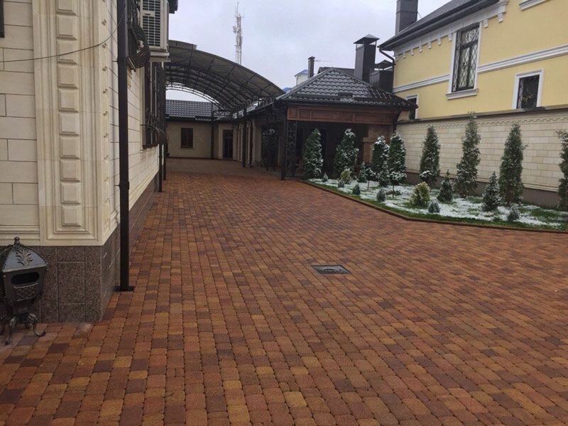 Kaldırım taşları Кардинал, Moskova ve Moskovskaya oblastı, foto