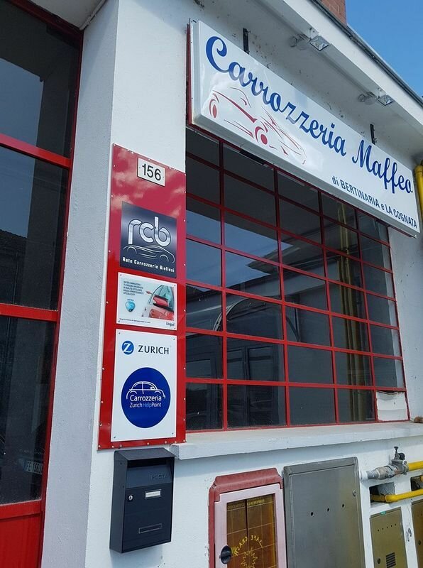 Otomobil servisi Carrozzeria Maffeo, Piyemonte, foto