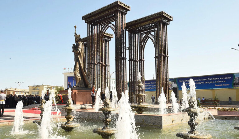 Kültür ve eğlence parkları İsmail Samani Parkı, Kânibâdâm, foto