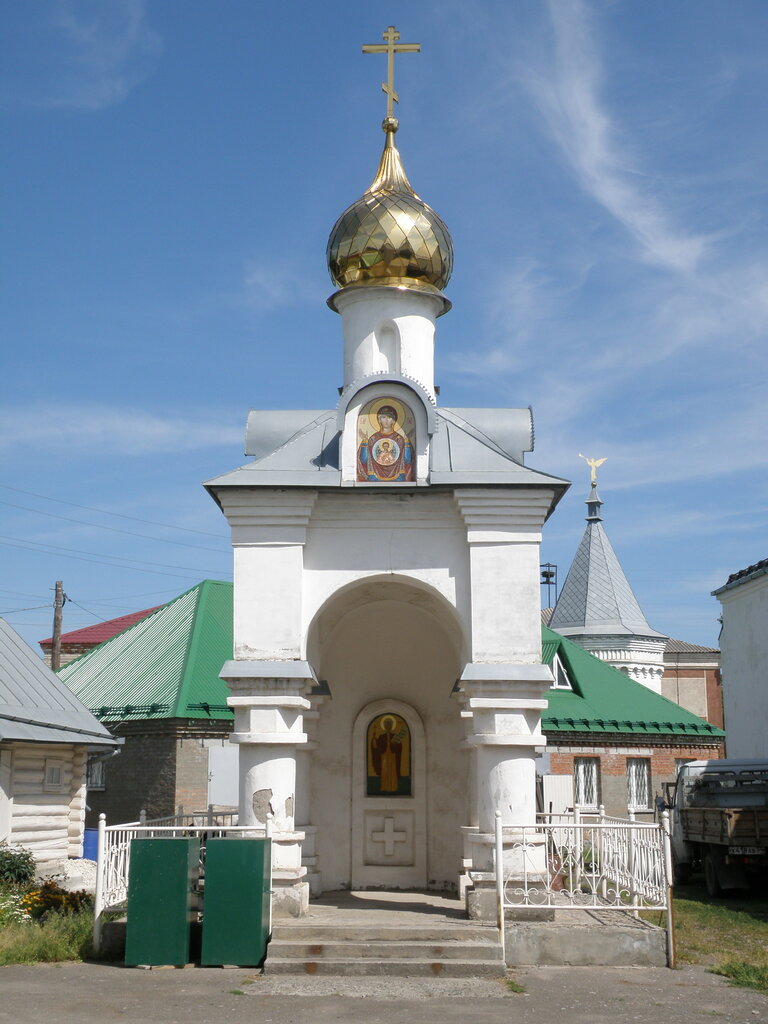 Şapel, haç anıtı Paraskevy V Vengerovo Chapel, Novosibirskaya oblastı, foto