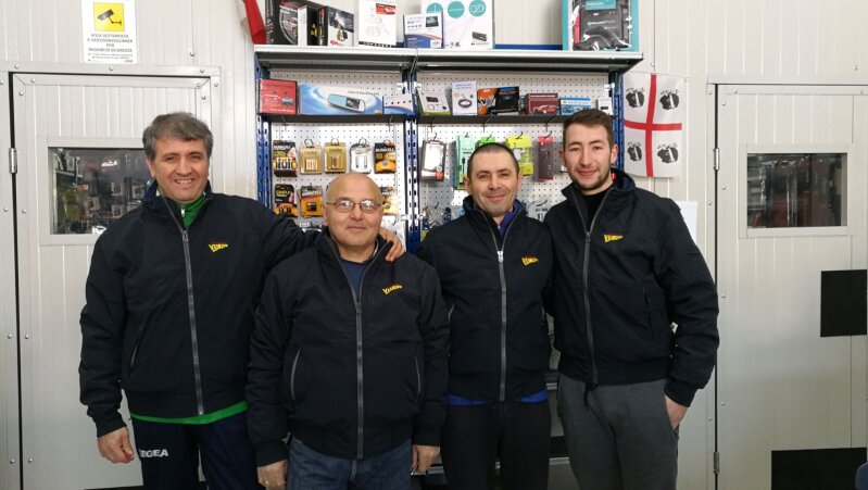 Sanayi ekipmanları firmaları Ve. R. Auto - Autoricambi, Cagliari, foto