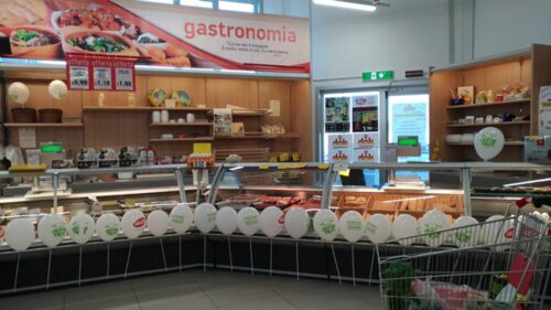Alışveriş merkezleri Supermercato Dok, Puglia, foto