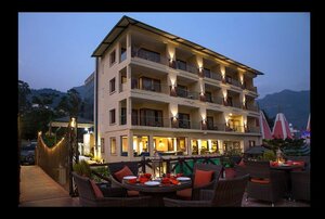 Hotel Divine Resort and SPA (State of Uttarakhand, City of Rishikesh, Laxman Jhula), otel
