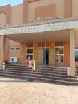 Golden Fish (No:4/85, 4-mitti-tumani), otel  Karşı'dan