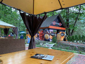 Поплавок (Kabardino-Balkarian Republic, Cherekskiy District, selskoye poseleniye Verkhnyaya Balkariya), kafe  Kabardino‑Balkarya'dan