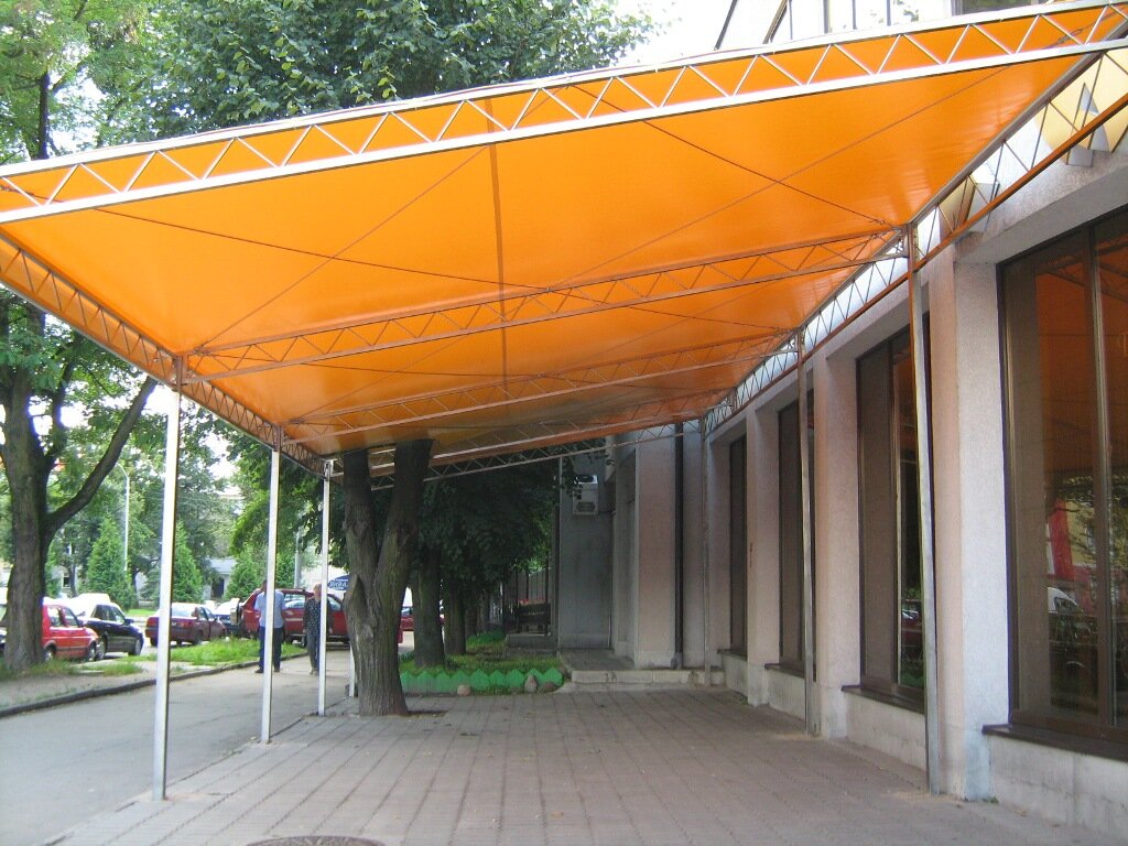 Çerçeve ve çadır yapıları Tent and K, Mozyr, foto