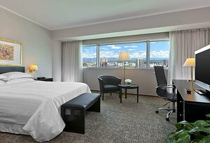 Sheraton Cordoba Hotel (Departamento Capital, Córdoba, Boulevard Duarte Quirós), otel  Cordoba'dan