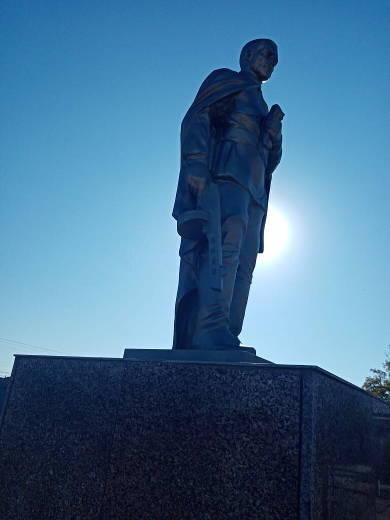 Anıt, heykel Воинам, павшим в ВОВ, Rostovskaya oblastı, foto