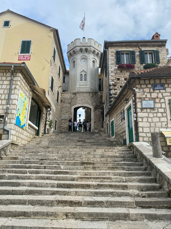 Turistik yerler Часовая башня, Herceg Novi, foto