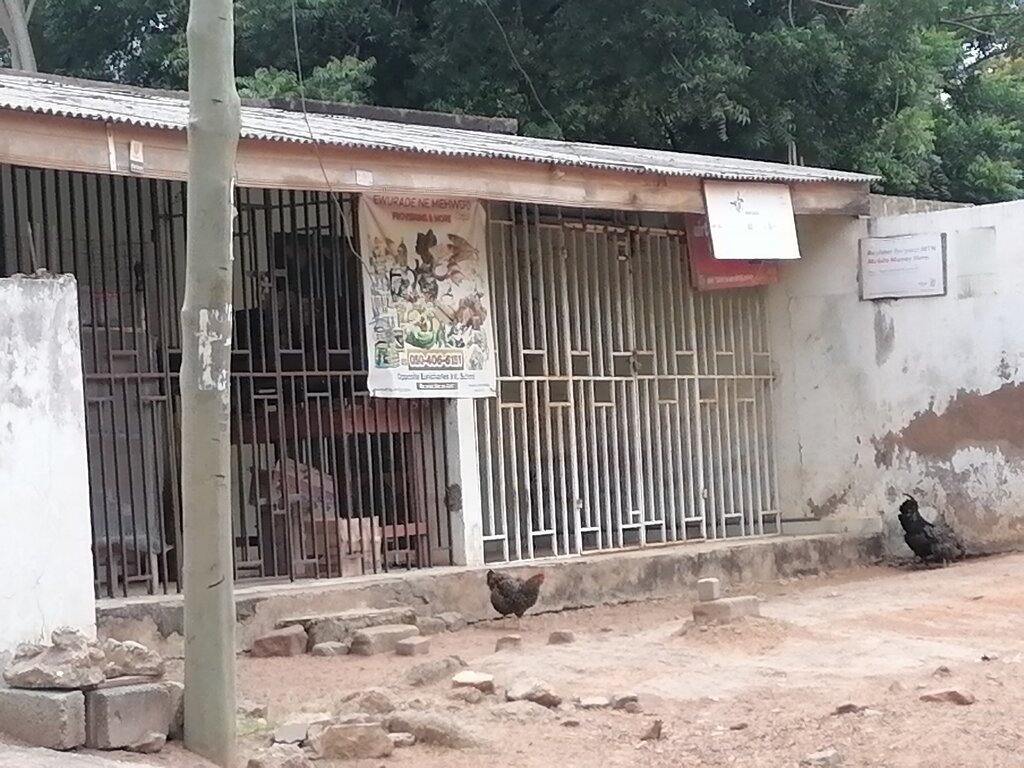 Süpermarket Ewurade Ne Mehwefo Provisions and More, Dünya, foto