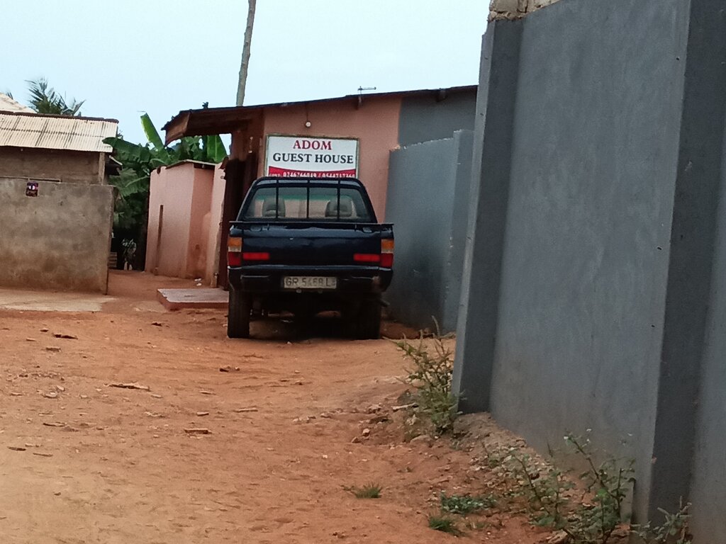 Otel Adom Guest House, Dünya, foto