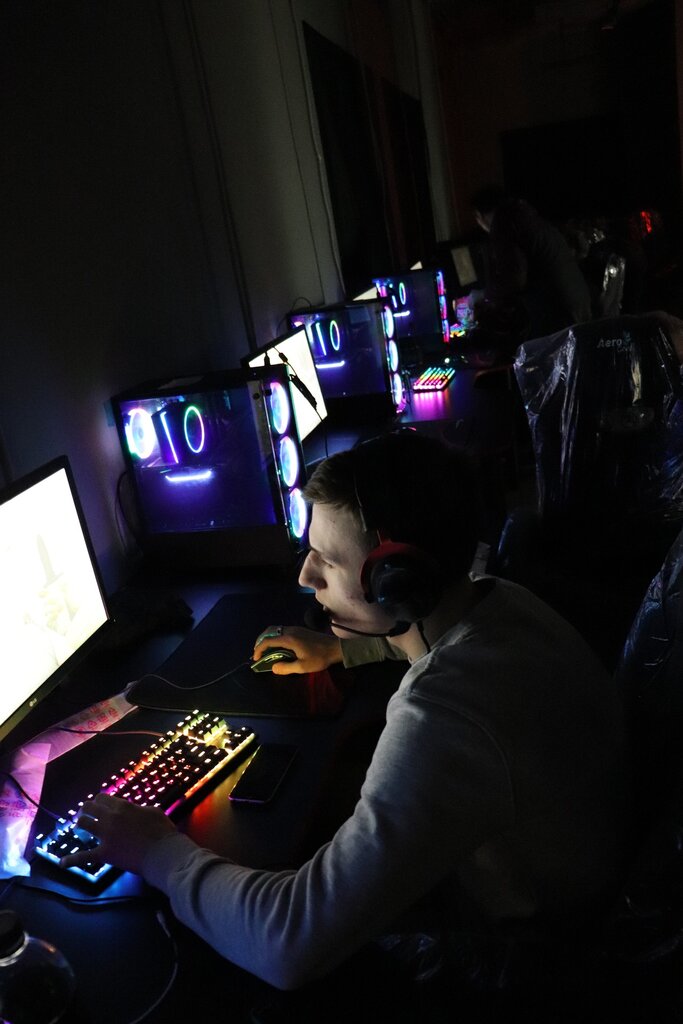 Bilgisayar kulübü Cyber Neon, Yekaterinburg, foto