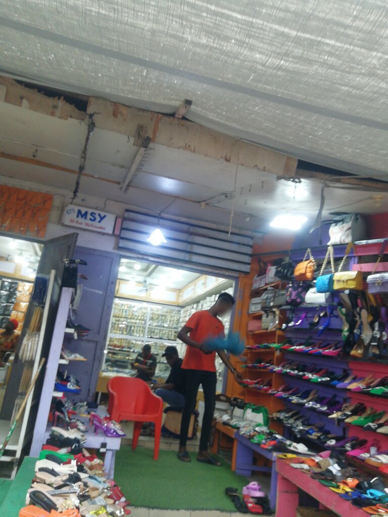 Ayakkabı mağazaları Ets Msy, Brazzaville, foto