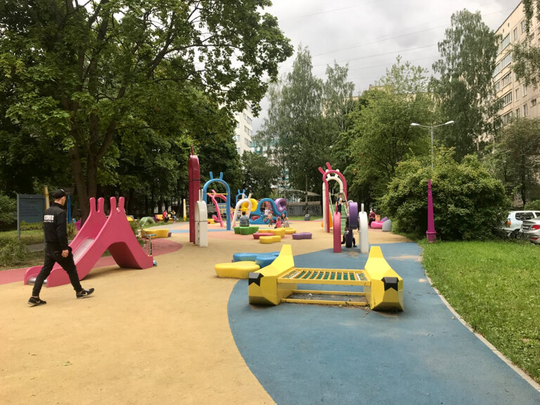Oyun alanı Playground, Saint‑Petersburg, foto