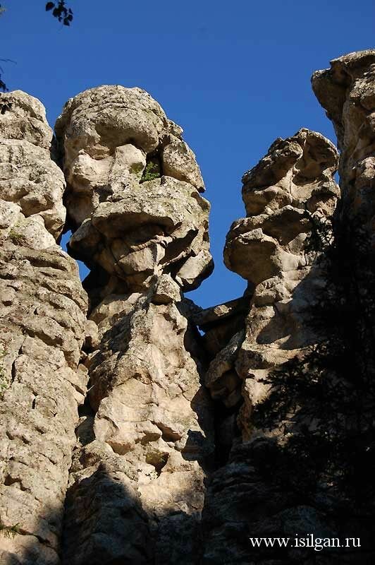 Dağ zirvesi Скала Три брата, Çeliabinskaya oblastı, foto