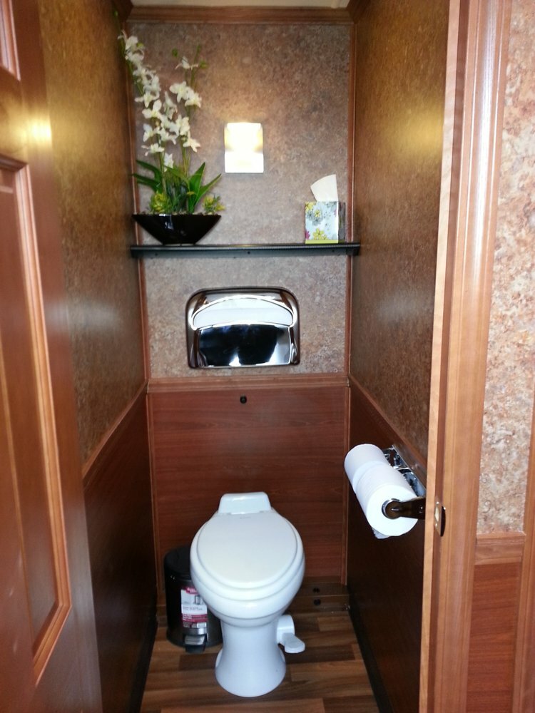 Sıhhi tesisat hizmetleri Bella Luna Restrooms, Glendora, foto