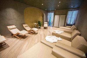 Blue Light Beauty & City SPA (Via Mario No:6, Verona), güzellik salonu  Verona'dan