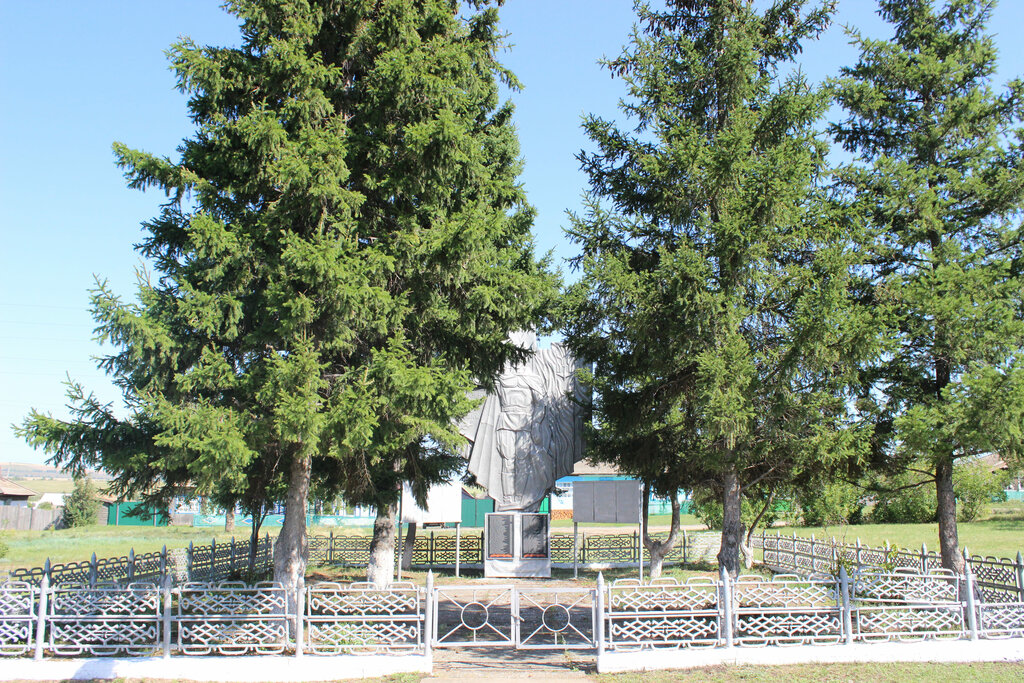 Anıt, heykel Воинам Великой Отечественной войны, Krasnoyarski krayı, foto