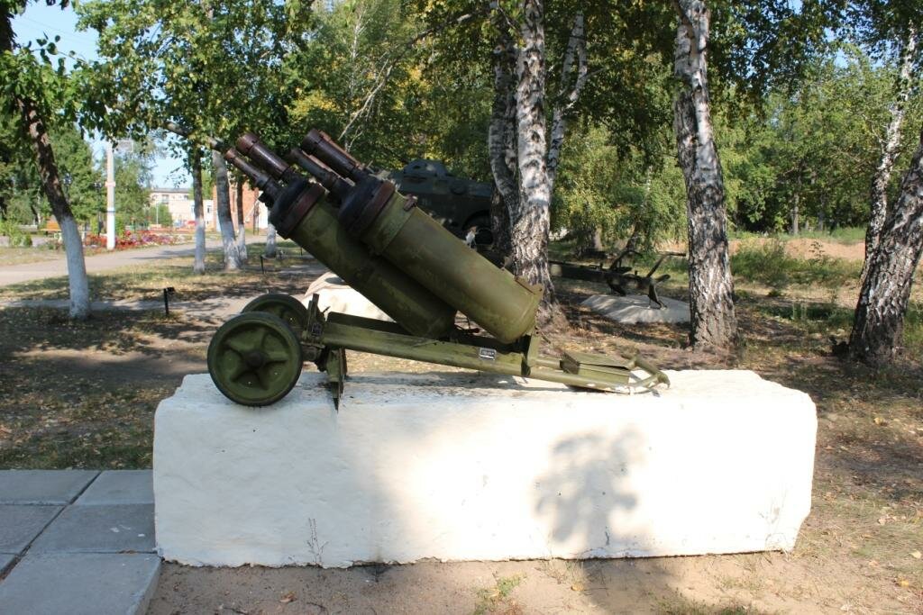 Teknoloji anıtı Образец военной техники ТПО-50, Şihany, foto