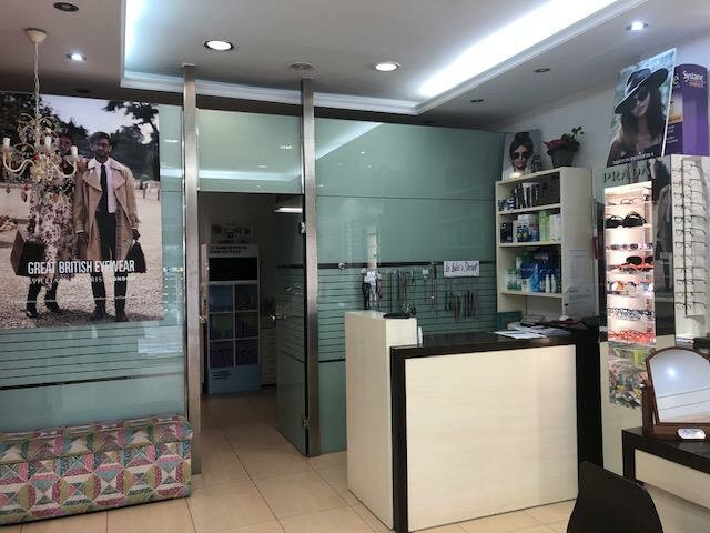 Giyim mağazası Optica Arco, Kastilya ve Leon, foto