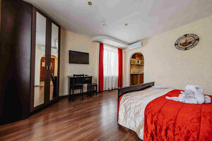 Teremok Zavolzhsky (Skvortsova-Stepanova Street No:52А), otel  Tver'den