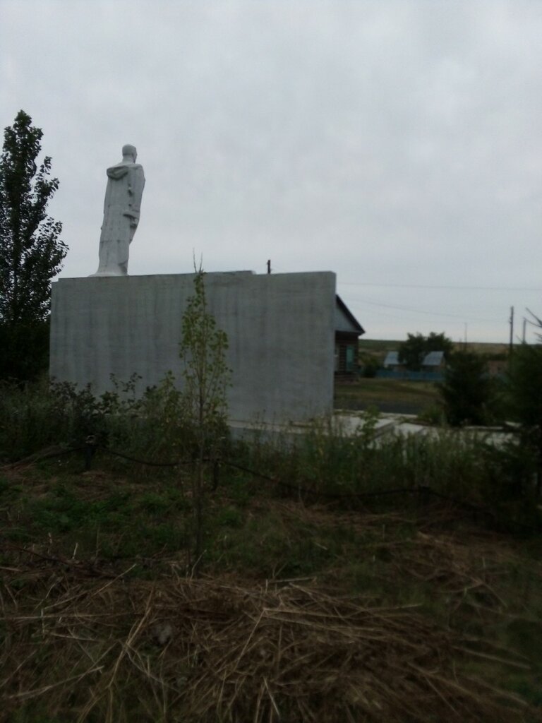 Anıt, heykel Воинам, павшим в Великой Отечественной войне, Orenburgskaya oblastı, foto