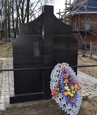 Anıt, heykel Односельчанам, погибшим в Великой Отечественной войне, Kalujskaya oblastı, foto