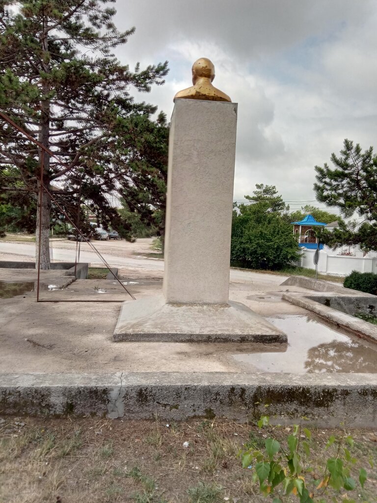 Anıt, heykel Бюст В.И. Ленина, Kırım Cumhuriyeti, foto