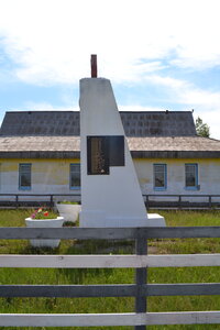 Землякам, павшим в годы Великой Отечественной войны (Republic of Buryatia, Yeravninskiy rayon, selo Uldurga), anıt, heykel  Buriatya'dan