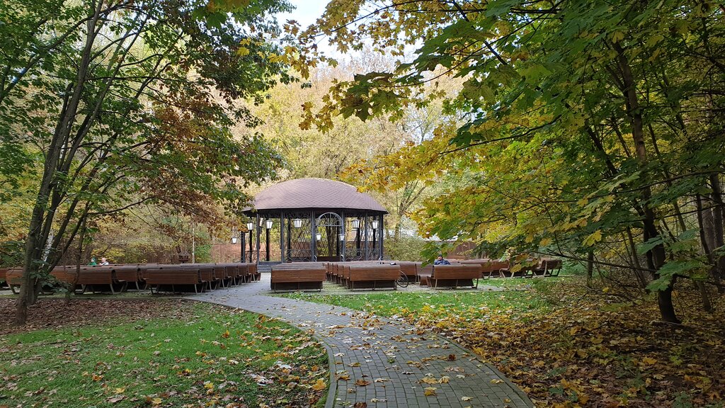 Doğa Дуб Лемешева, Moskova, foto