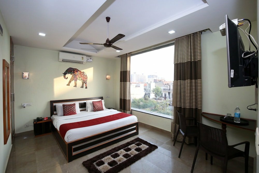 Otel Oyo 28142 Hotel Sharrytel, Punjab, foto