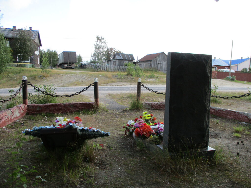 Anıt, heykel Братская могила советских воинов, Karelya, foto