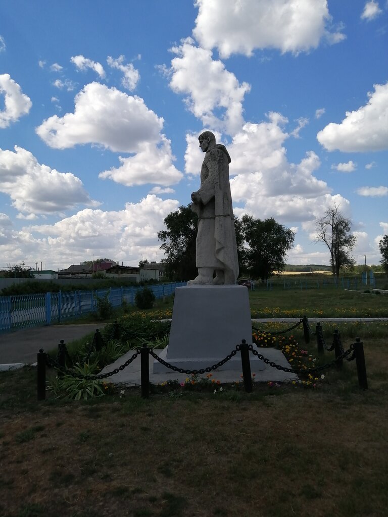 Anıt, heykel Памятник, Saratovskaya oblastı, foto