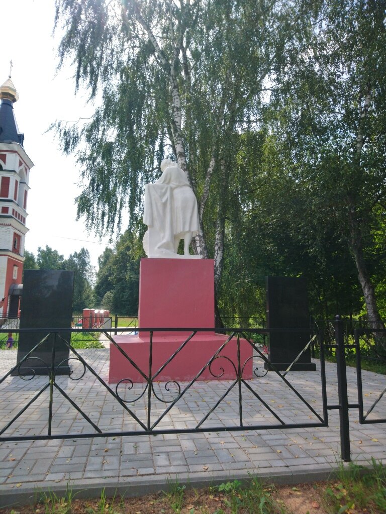 Anıt, heykel Братская могила д. Путогино, Kalujskaya oblastı, foto