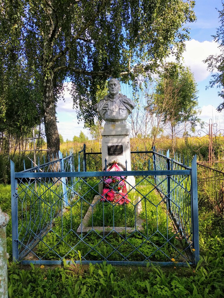 Anıt levhası, anıt taş Луканину Якову Ефимовичу, Kalujskaya oblastı, foto
