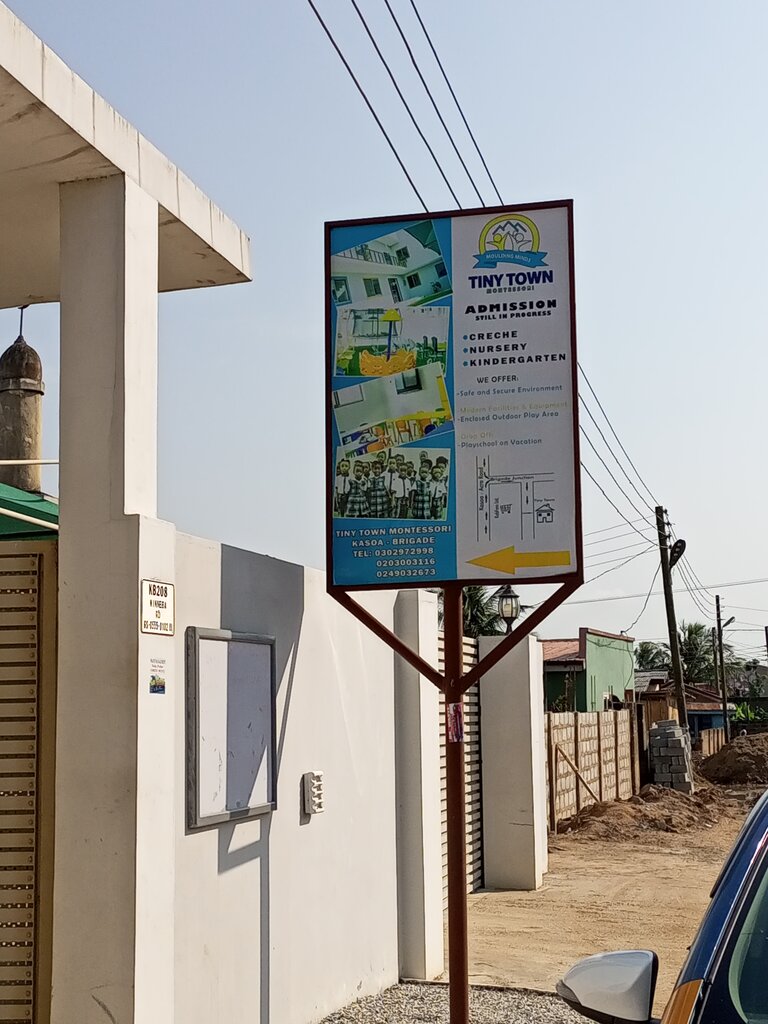 Ortaokul Tiny Town Montessori, Dünya, foto