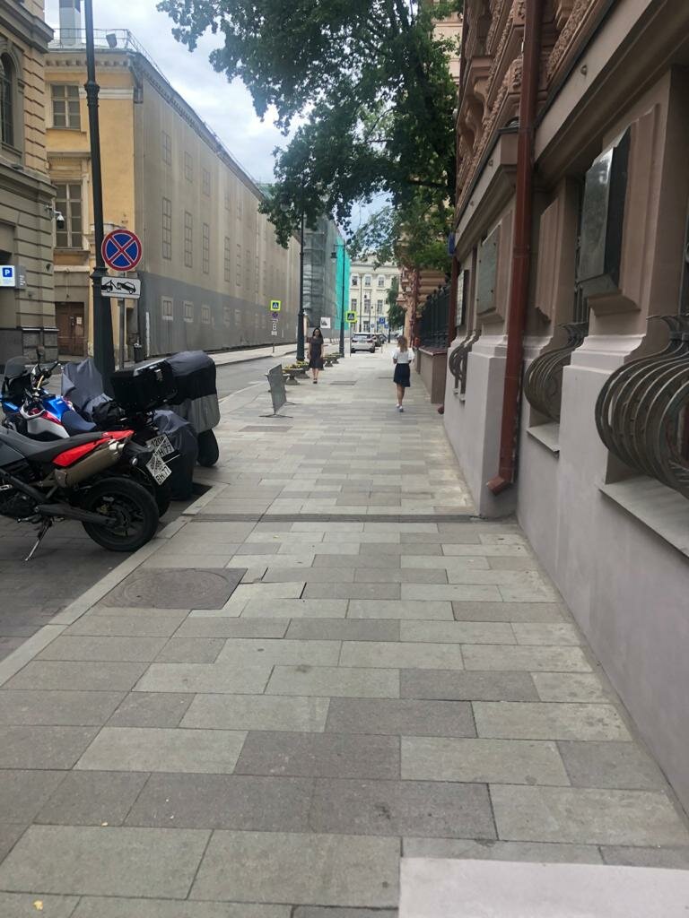 Anıt levhası, anıt taş В.И. Чуйкову, Moskova, foto