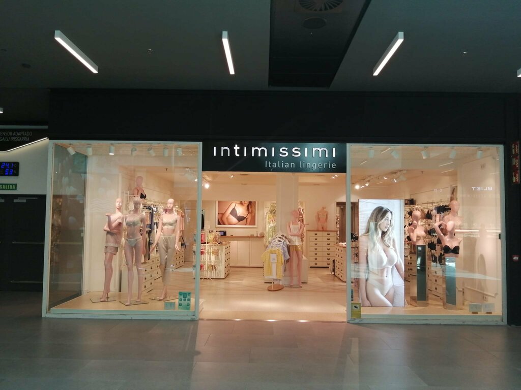 Giyim mağazası Intimissimi, Bask Ülkesi, foto