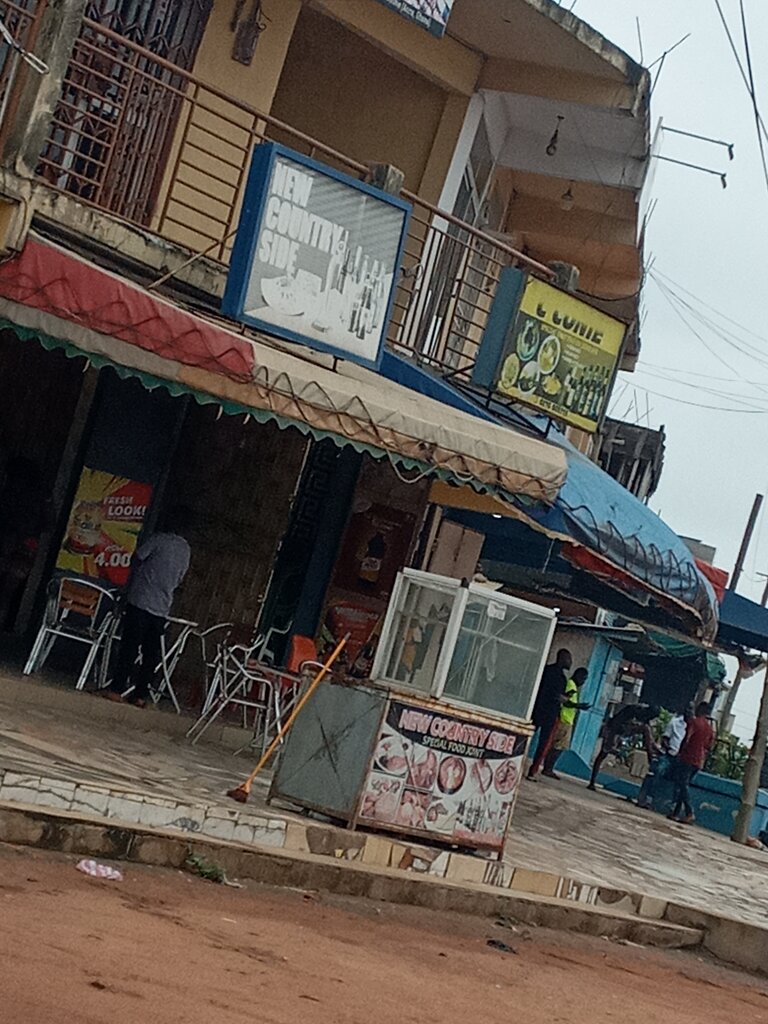 Bar New country side pub, Akra, foto