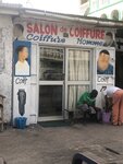 Salon de coiffure (Brazzaville, Avenue des Trois Martyrs), postiş  Brazzaville'den
