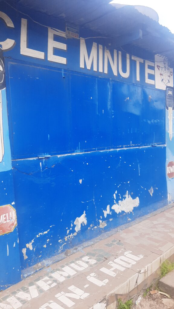 Araba anahtarları Cle Minute, Brazzaville, foto