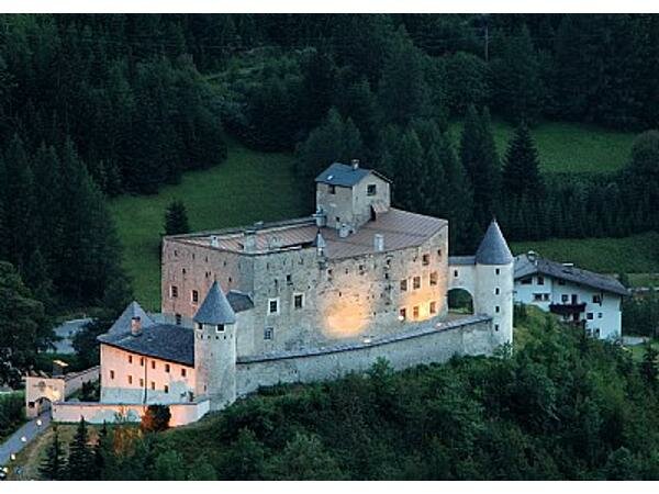 Emlak ofisi Schloss Naudersberg, Tirol, foto