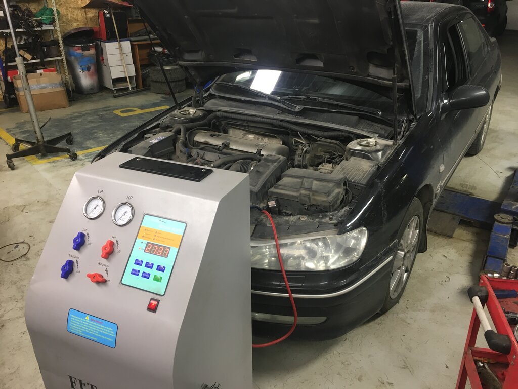 Otomobil servisi Lev i Yolka, Saint‑Petersburg, foto