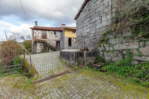 Casa das Bonecas (Braga, Vieira do Minho), otel  Braga'dan
