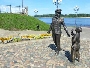 Остап Бендер и мальчик-беспризорник (Yaroslavl Region, Rybinsk, Lotsmanskiy bulvar), anıt, heykel  Rybinsk'ten